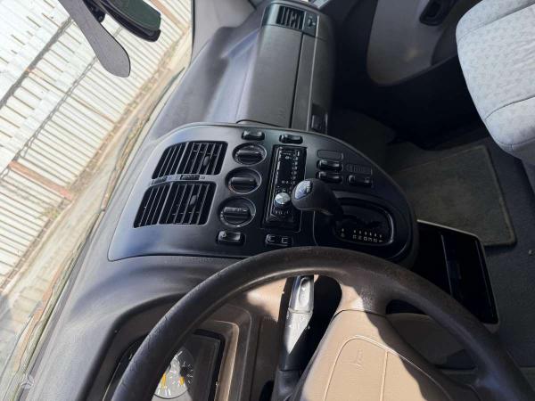 Zils Mercedes-Benz v-230 1996 Šauļi, ar dzinēja tilpumu 2.20 L un nobraukumu 334 tūkst. km par 1000 €, foto 10 vietnē AUTOMOTO.COM.LV