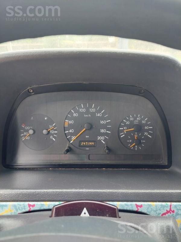 Zils Mercedes-Benz v-230 1998 Cēsis, ar dzinēja tilpumu 2.30 L un nobraukumu 247 tūkst. km par 2300 €, foto 8 vietnē AUTOMOTO.COM.LV