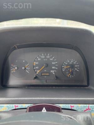 Zils Mercedes-Benz v-230 1998 Cēsis, ar dzinēja tilpumu 2.30 L un nobraukumu 247 tūkst. km par 2300 €, foto 9 vietnē AUTOMOTO.COM.LV