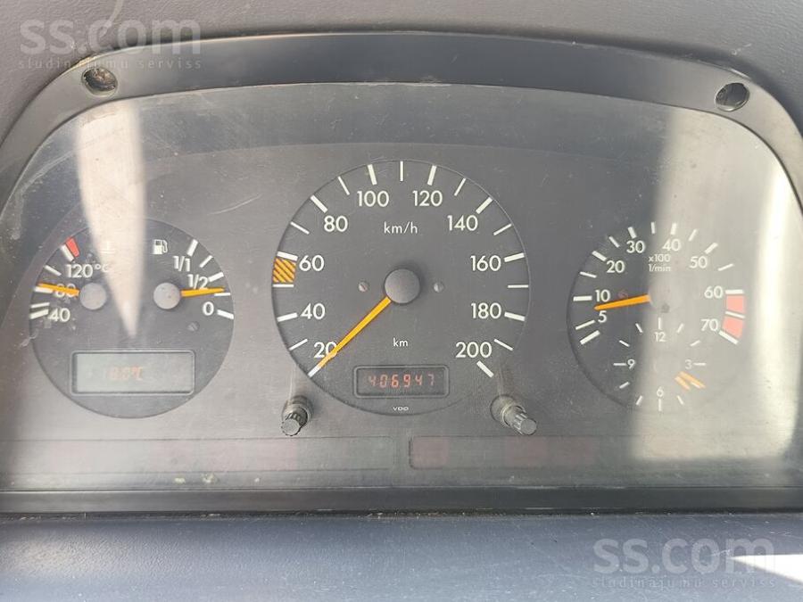 Zaļš Mercedes-Benz v-230 1997 Jēkabpils, ar dzinēja tilpumu 2.30 L un nobraukumu 408 tūkst. km par 2500 €, foto 12 vietnē AUTOMOTO.COM.LV