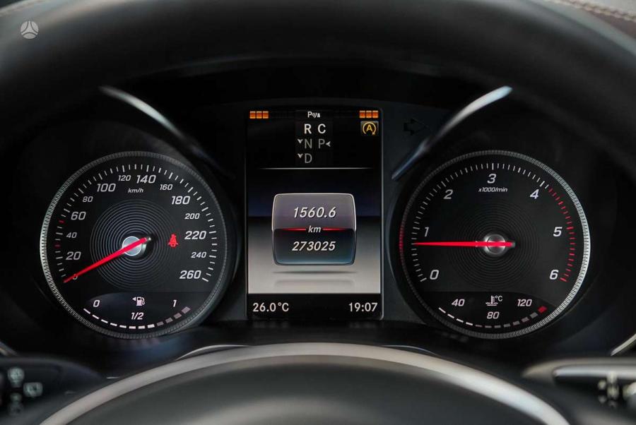 Melns Mercedes-Benz V 250 2015 Marijampole, ar dzinēja tilpumu 2.14 L un nobraukumu 273 tūkst. km par 33950 €, foto 40 vietnē AUTOMOTO.COM.LV