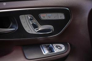 Melns Mercedes-Benz V 250 2015 Marijampole, ar dzinēja tilpumu 2.14 L un nobraukumu 273 tūkst. km par 33950 €, foto 52 vietnē AUTOMOTO.COM.LV
