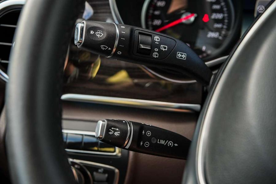 Melns Mercedes-Benz V 250 2015 Marijampole, ar dzinēja tilpumu 2.14 L un nobraukumu 273 tūkst. km par 33950 €, foto 37 vietnē AUTOMOTO.COM.LV
