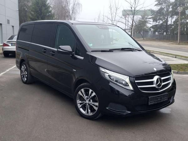 Black Mercedes-Benz V 250 2016 in Vilnius, with an engine capacity of 2.20 L and mileage of 354 thousand km for 23790 €, photo 9 on AUTOMOTO.COM.LV