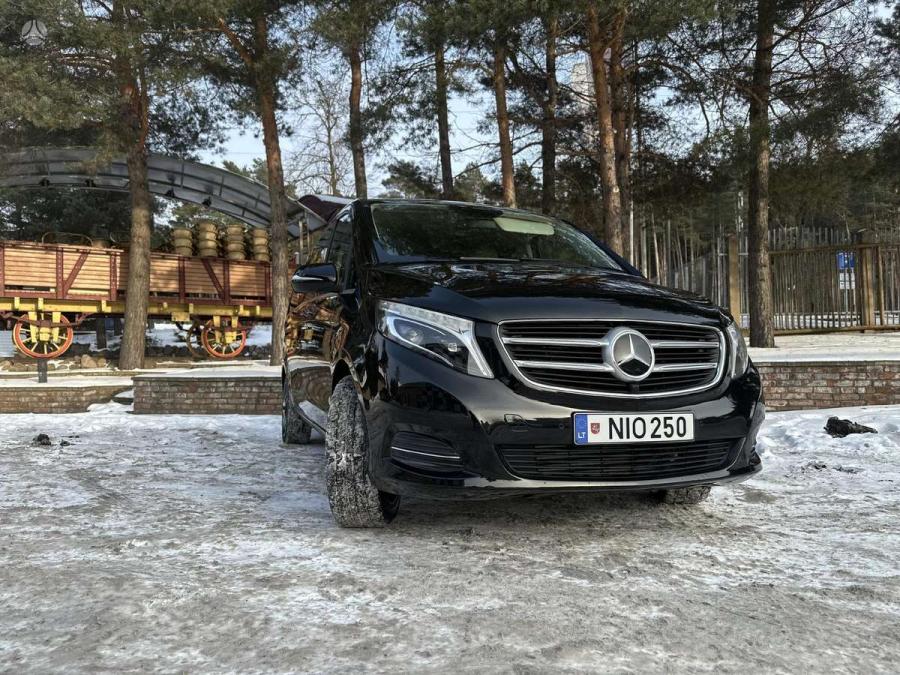 Black Mercedes-Benz V 250 2016 in Kaunas, with an engine capacity of 2.20 L and mileage of 322 thousand km for 25300 €, photo 2 on AUTOMOTO.COM.LV