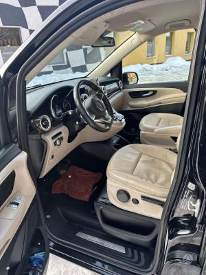 Black Mercedes-Benz V 250 2016 in Kaunas, with an engine capacity of 2.20 L and mileage of 322 thousand km for 25300 €, photo 6 on AUTOMOTO.COM.LV