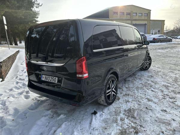 Black Mercedes-Benz V 250 2016 in Kaunas, with an engine capacity of 2.20 L and mileage of 322 thousand km for 25300 €, photo 9 on AUTOMOTO.COM.LV