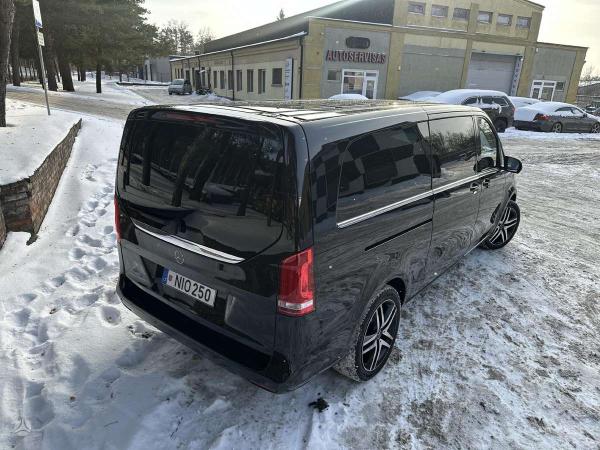 Black Mercedes-Benz V 250 2016 in Kaunas, with an engine capacity of 2.20 L and mileage of 322 thousand km for 25300 €, photo 10 on AUTOMOTO.COM.LV