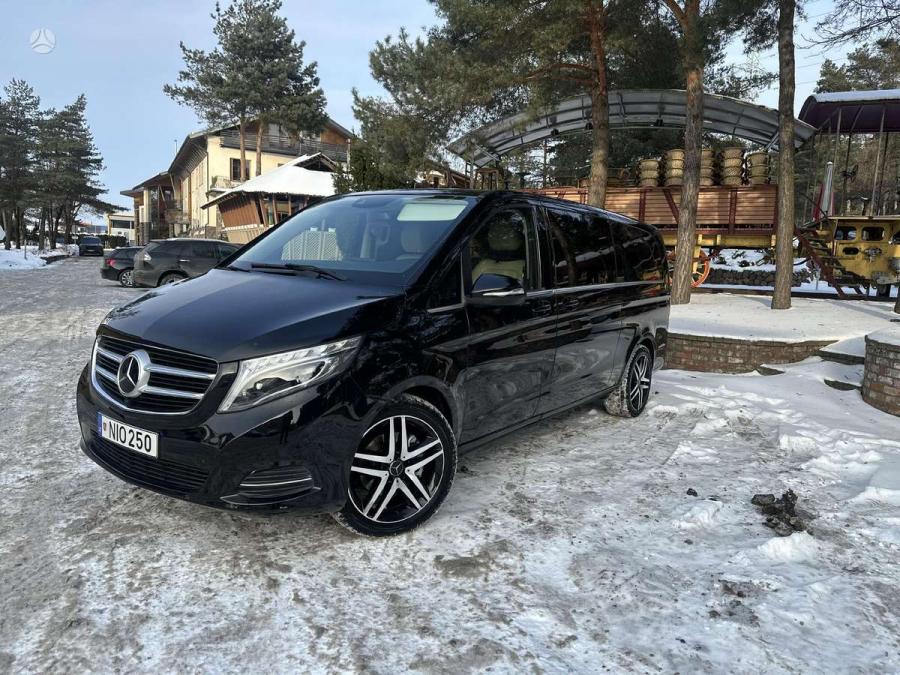 Black Mercedes-Benz V 250 2016 in Kaunas, with an engine capacity of 2.20 L and mileage of 322 thousand km for 25300 €, photo 11 on AUTOMOTO.COM.LV
