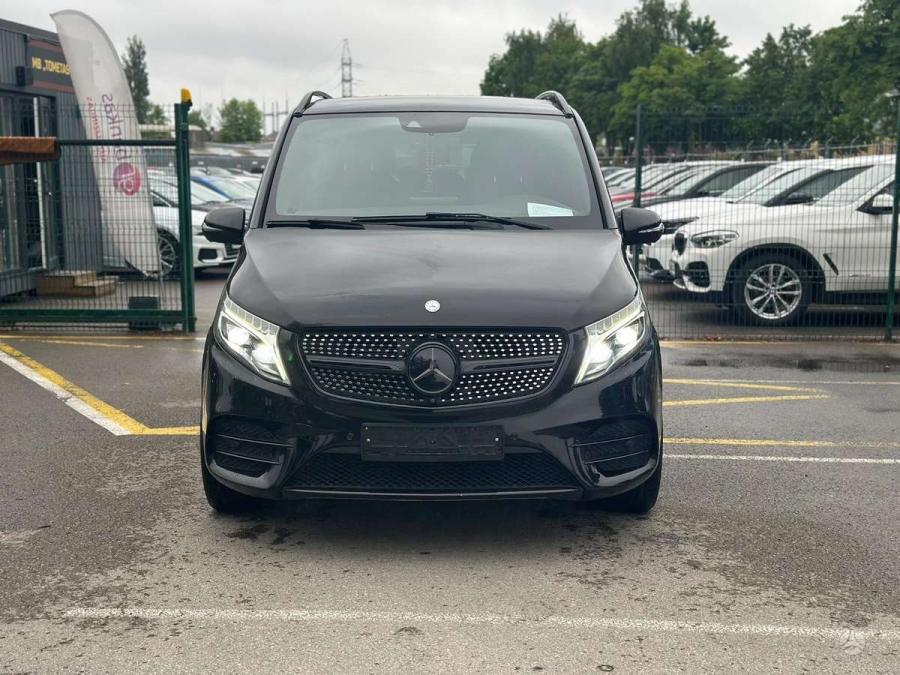 Black Mercedes-Benz V 250 2016 in Klaipeda, with an engine capacity of 2.00 L and mileage of 260 thousand km for 37000 €, photo 6 on AUTOMOTO.COM.LV