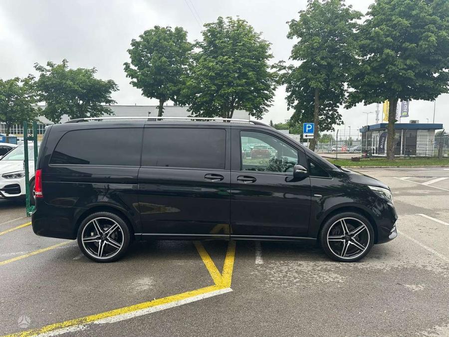 Black Mercedes-Benz V 250 2016 in Klaipeda, with an engine capacity of 2.00 L and mileage of 260 thousand km for 37000 €, photo 8 on AUTOMOTO.COM.LV