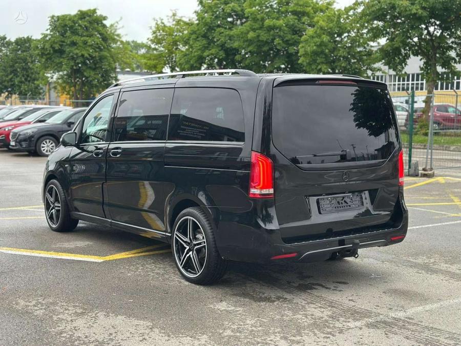 Black Mercedes-Benz V 250 2016 in Klaipeda, with an engine capacity of 2.00 L and mileage of 260 thousand km for 37000 €, photo 9 on AUTOMOTO.COM.LV