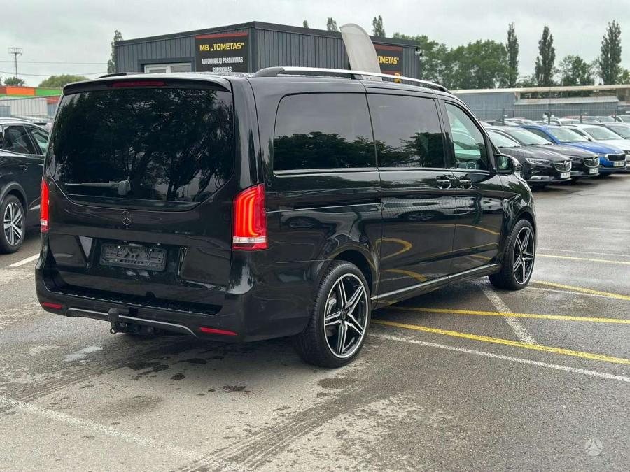Black Mercedes-Benz V 250 2016 in Klaipeda, with an engine capacity of 2.00 L and mileage of 260 thousand km for 37000 €, photo 10 on AUTOMOTO.COM.LV