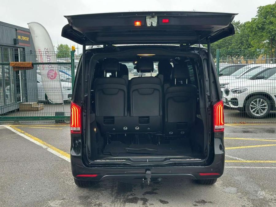Black Mercedes-Benz V 250 2016 in Klaipeda, with an engine capacity of 2.00 L and mileage of 260 thousand km for 37000 €, photo 14 on AUTOMOTO.COM.LV