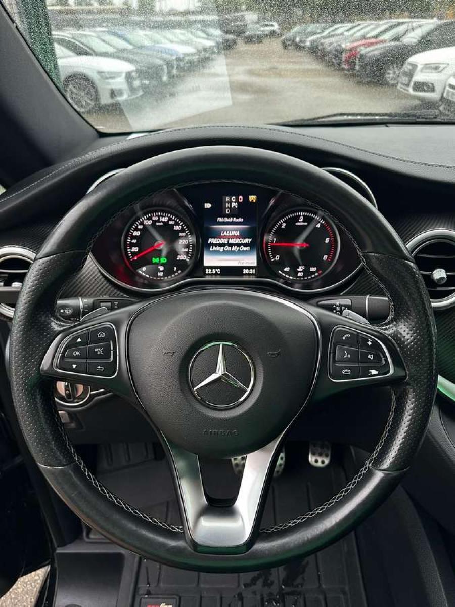 Black Mercedes-Benz V 250 2016 in Klaipeda, with an engine capacity of 2.00 L and mileage of 260 thousand km for 37000 €, photo 17 on AUTOMOTO.COM.LV