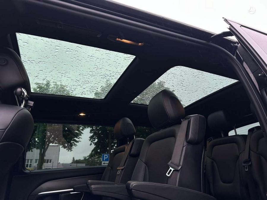 Black Mercedes-Benz V 250 2016 in Klaipeda, with an engine capacity of 2.00 L and mileage of 260 thousand km for 37000 €, photo 18 on AUTOMOTO.COM.LV