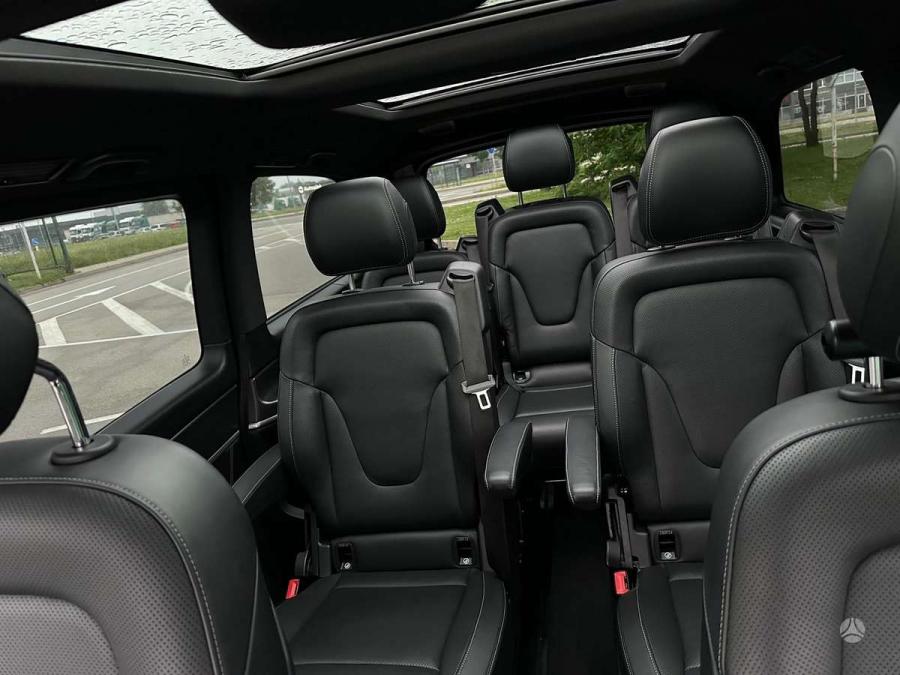Black Mercedes-Benz V 250 2016 in Klaipeda, with an engine capacity of 2.00 L and mileage of 260 thousand km for 37000 €, photo 21 on AUTOMOTO.COM.LV