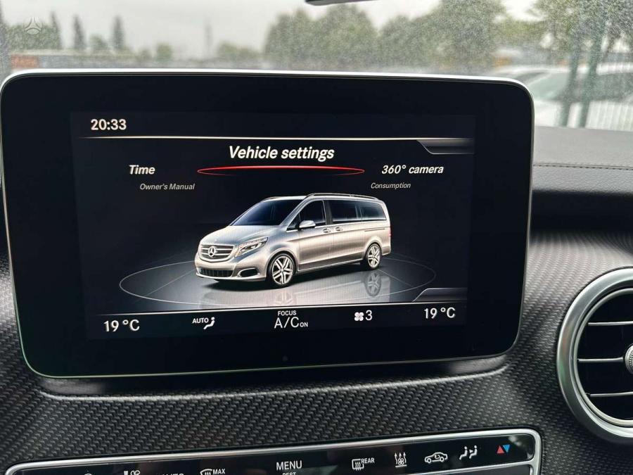 Black Mercedes-Benz V 250 2016 in Klaipeda, with an engine capacity of 2.00 L and mileage of 260 thousand km for 37000 €, photo 33 on AUTOMOTO.COM.LV