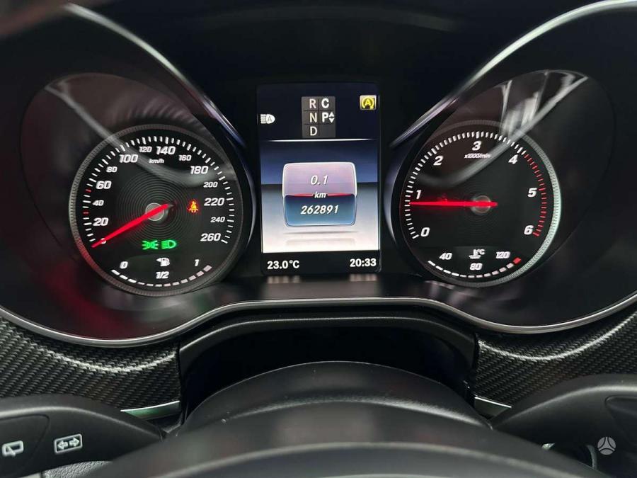 Black Mercedes-Benz V 250 2016 in Klaipeda, with an engine capacity of 2.00 L and mileage of 260 thousand km for 37000 €, photo 36 on AUTOMOTO.COM.LV