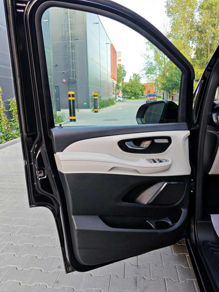 Melns Mercedes-Benz V 250 2016 Klaipėda, ar dzinēja tilpumu 2.15 L un nobraukumu 280 tūkst. km par 26950 €, foto 45 vietnē AUTOMOTO.COM.LV