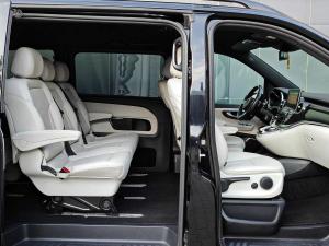 Melns Mercedes-Benz V 250 2016 Klaipėda, ar dzinēja tilpumu 2.15 L un nobraukumu 280 tūkst. km par 26500 €, foto 24 vietnē AUTOMOTO.COM.LV