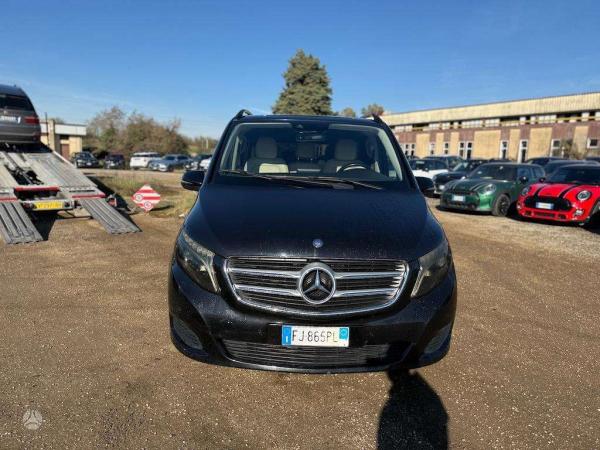 Melns Mercedes-Benz V 250 2017 Šauļi, ar dzinēja tilpumu 2.14 L un nobraukumu 400 tūkst. km par 19200 €, foto 2 vietnē AUTOMOTO.COM.LV
