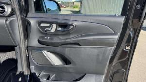 Melns Mercedes-Benz V 250 2017 Telšiai, ar dzinēja tilpumu 2.14 L un nobraukumu 167 tūkst. km par 41900 €, foto 47 vietnē AUTOMOTO.COM.LV