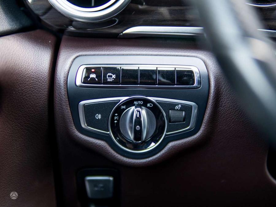 Melns Mercedes-Benz V 250 2017 Kauņa, ar dzinēja tilpumu 2.14 L un nobraukumu 183 tūkst. km par 37950 €, foto 49 vietnē AUTOMOTO.COM.LV