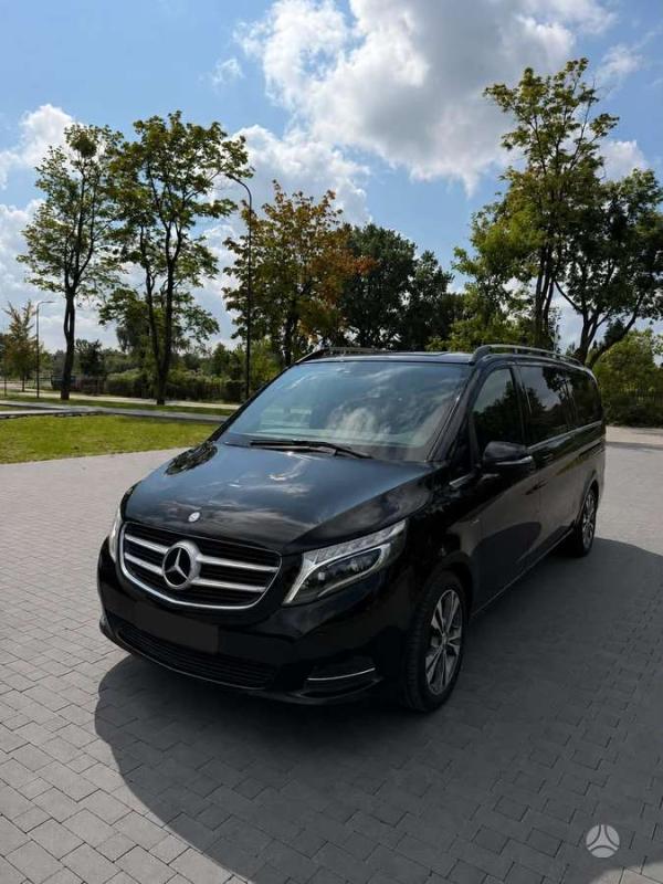 Black Mercedes-Benz V 250 2017 in Kaunas, with an engine capacity of 2.10 L and mileage of 275 thousand km for 26999 €, photo 3 on AUTOMOTO.COM.LV