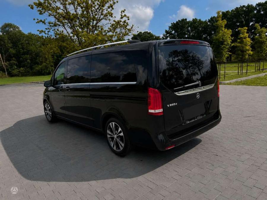 Black Mercedes-Benz V 250 2017 in Kaunas, with an engine capacity of 2.10 L and mileage of 275 thousand km for 26999 €, photo 7 on AUTOMOTO.COM.LV