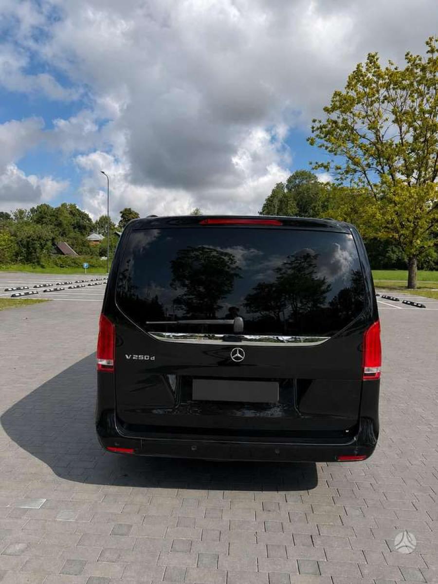 Black Mercedes-Benz V 250 2017 in Kaunas, with an engine capacity of 2.10 L and mileage of 275 thousand km for 26999 €, photo 10 on AUTOMOTO.COM.LV