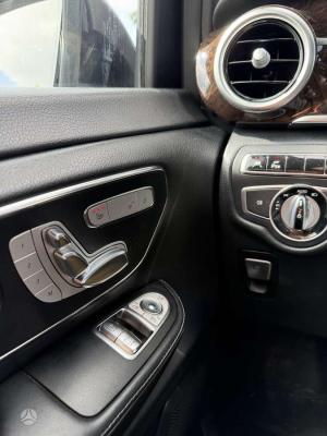 Black Mercedes-Benz V 250 2017 in Kaunas, with an engine capacity of 2.10 L and mileage of 275 thousand km for 26999 €, photo 13 on AUTOMOTO.COM.LV