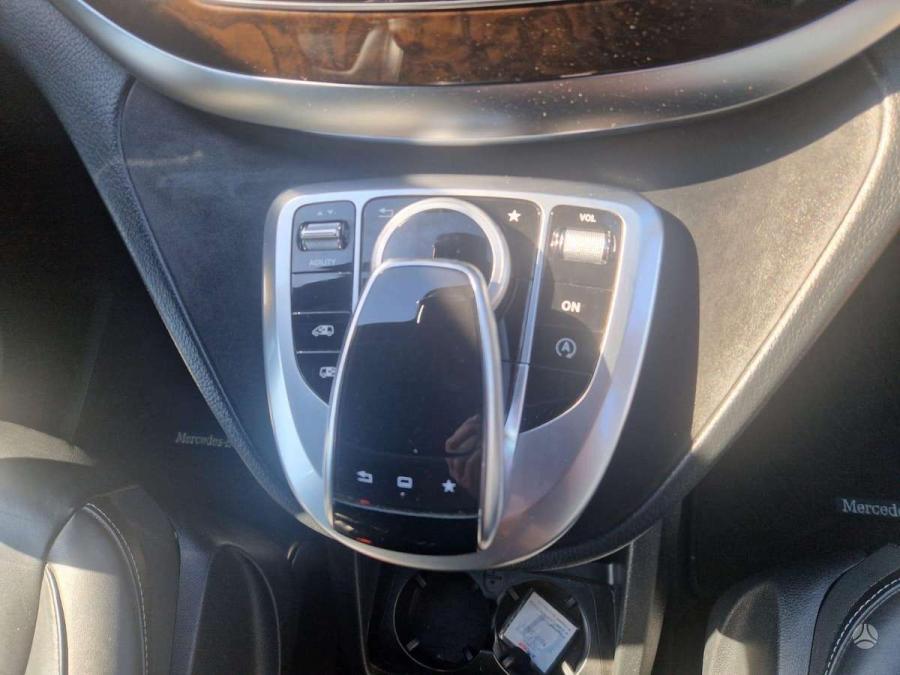Black Mercedes-Benz V 250 2017 in Kaunas, with an engine capacity of 2.10 L and mileage of 275 thousand km for 26999 €, photo 24 on AUTOMOTO.COM.LV