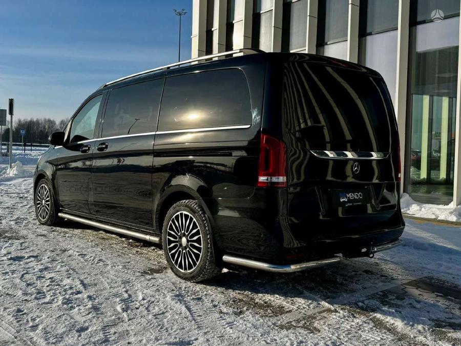 Black Mercedes-Benz V 250 2018 in Vilnius, with an engine capacity of 2.14 L and mileage of 198 thousand km for 32500 €, photo 4 on AUTOMOTO.COM.LV