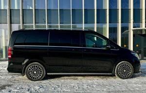 Black Mercedes-Benz V 250 2018 in Vilnius, with an engine capacity of 2.14 L and mileage of 198 thousand km for 32500 €, photo 6 on AUTOMOTO.COM.LV