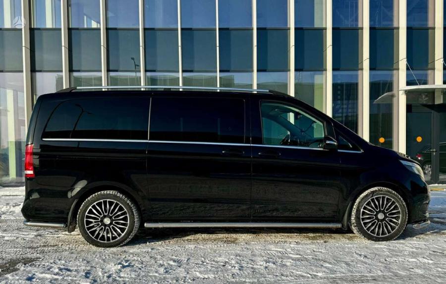 Black Mercedes-Benz V 250 2018 in Vilnius, with an engine capacity of 2.14 L and mileage of 198 thousand km for 32500 €, photo 6 on AUTOMOTO.COM.LV