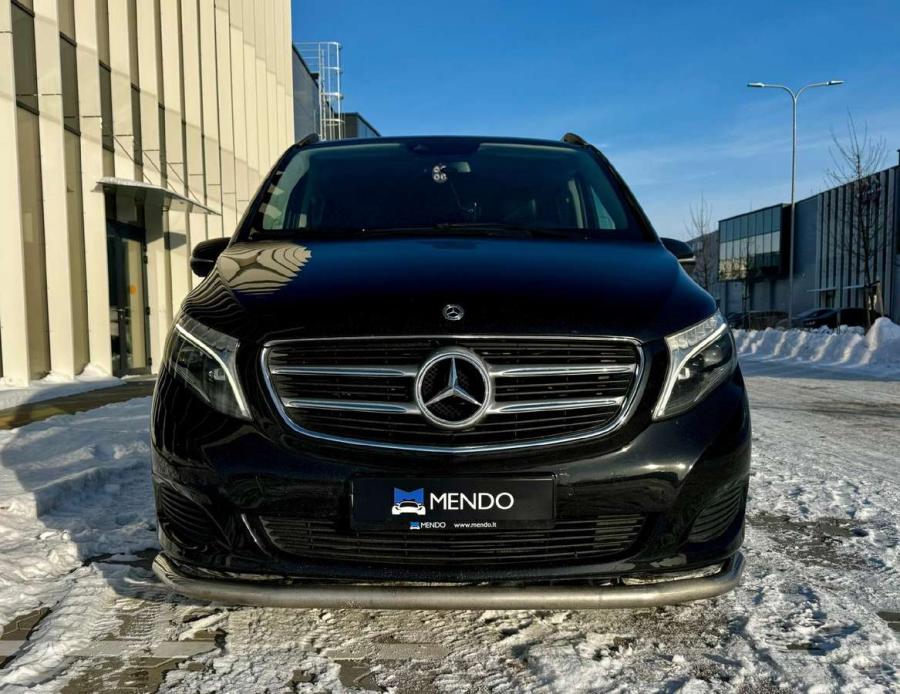 Black Mercedes-Benz V 250 2018 in Vilnius, with an engine capacity of 2.14 L and mileage of 198 thousand km for 32500 €, photo 7 on AUTOMOTO.COM.LV