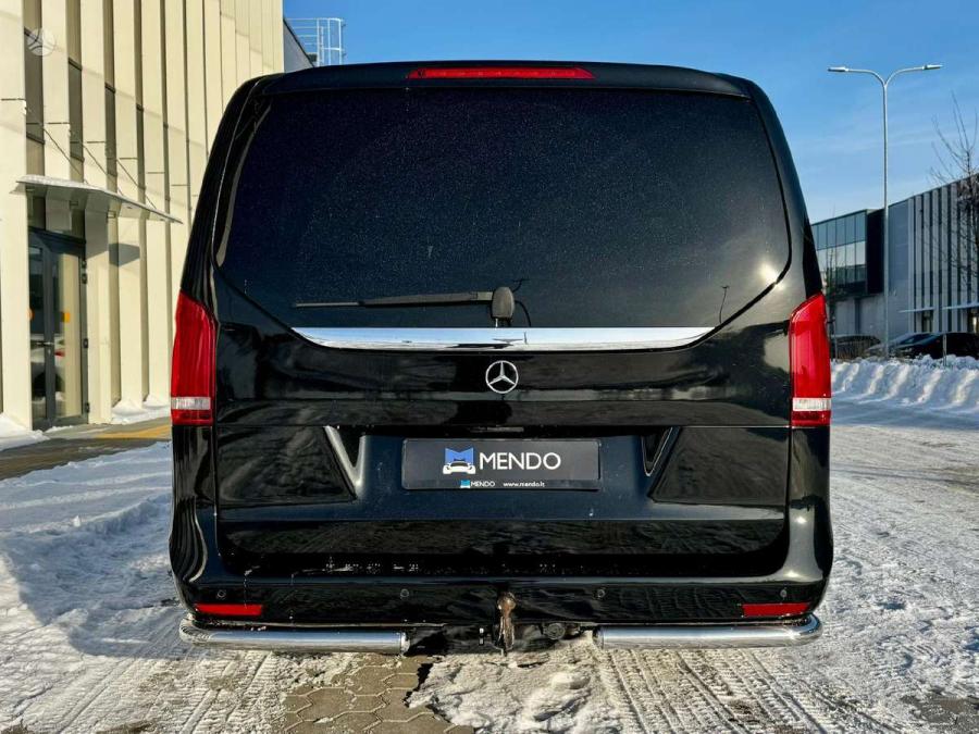 Black Mercedes-Benz V 250 2018 in Vilnius, with an engine capacity of 2.14 L and mileage of 198 thousand km for 32500 €, photo 8 on AUTOMOTO.COM.LV