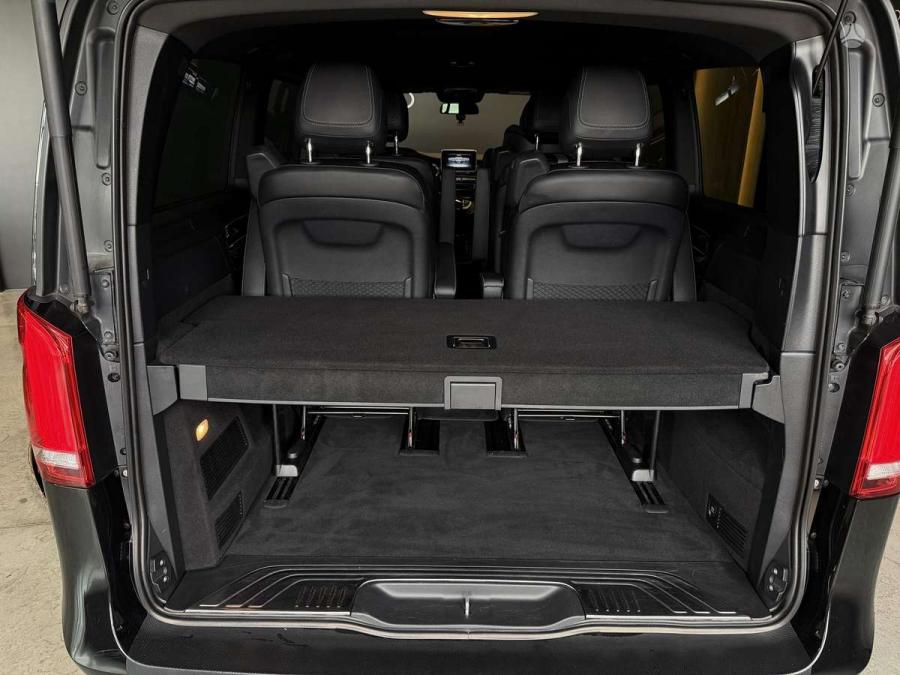 Black Mercedes-Benz V 250 2018 in Kaunas, with an engine capacity of 2.14 L and mileage of 256 thousand km for 29990 €, photo 12 on AUTOMOTO.COM.LV
