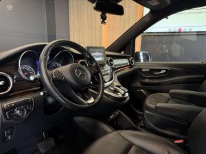 Black Mercedes-Benz V 250 2018 in Kaunas, with an engine capacity of 2.14 L and mileage of 256 thousand km for 29990 €, photo 14 on AUTOMOTO.COM.LV