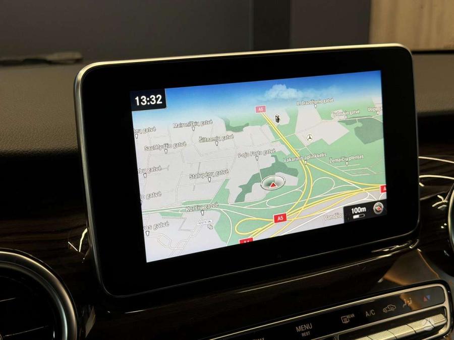 Black Mercedes-Benz V 250 2018 in Kaunas, with an engine capacity of 2.14 L and mileage of 256 thousand km for 29990 €, photo 33 on AUTOMOTO.COM.LV