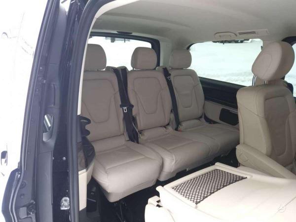 Black Mercedes-Benz V 250 2019 in Vilnius, with an engine capacity of 2.14 L and mileage of 50 thousand km for 47900 €, photo 6 on AUTOMOTO.COM.LV