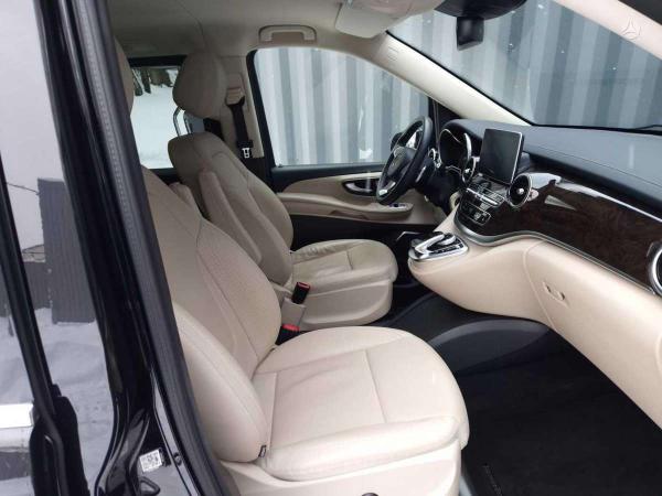 Black Mercedes-Benz V 250 2019 in Vilnius, with an engine capacity of 2.14 L and mileage of 50 thousand km for 47900 €, photo 9 on AUTOMOTO.COM.LV