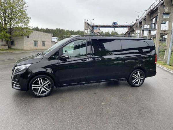 Black Mercedes-Benz V 250 2019 in Jurbarkas, with an engine capacity of 2.14 L and mileage of 110 thousand km for 31800 €, photo 8 on AUTOMOTO.COM.LV