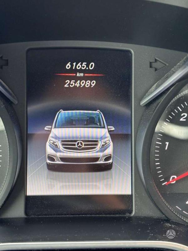 Black Mercedes-Benz V 250 2019 in Vilnius, with an engine capacity of 2.14 L and mileage of 255 thousand km for 31500 €, photo 9 on AUTOMOTO.COM.LV