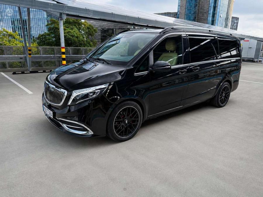 Black Mercedes-Benz V 250 2019 in Vilnius, with an engine capacity of 2.14 L and mileage of 290 thousand km for 30000 €, photo 3 on AUTOMOTO.COM.LV