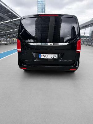 Black Mercedes-Benz V 250 2019 in Vilnius, with an engine capacity of 2.14 L and mileage of 290 thousand km for 30000 €, photo 5 on AUTOMOTO.COM.LV