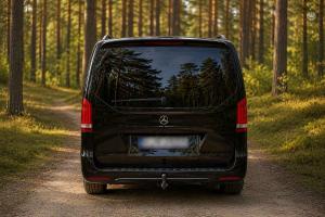 Black Mercedes-Benz V 250 2019 in Birzai, with an engine capacity of 2.14 L and mileage of 268 thousand km for 38500 €, photo 4 on AUTOMOTO.COM.LV