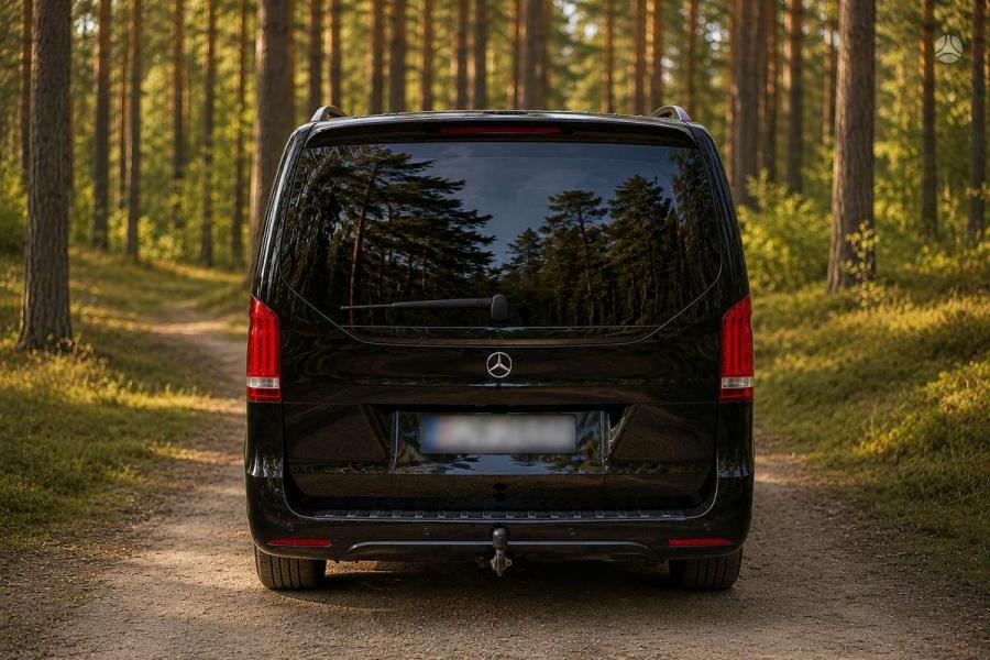Black Mercedes-Benz V 250 2019 in Birzai, with an engine capacity of 2.14 L and mileage of 268 thousand km for 38500 €, photo 4 on AUTOMOTO.COM.LV