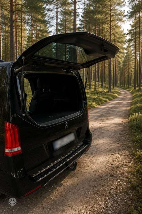 Black Mercedes-Benz V 250 2019 in Birzai, with an engine capacity of 2.14 L and mileage of 268 thousand km for 38500 €, photo 4 on AUTOMOTO.COM.LV